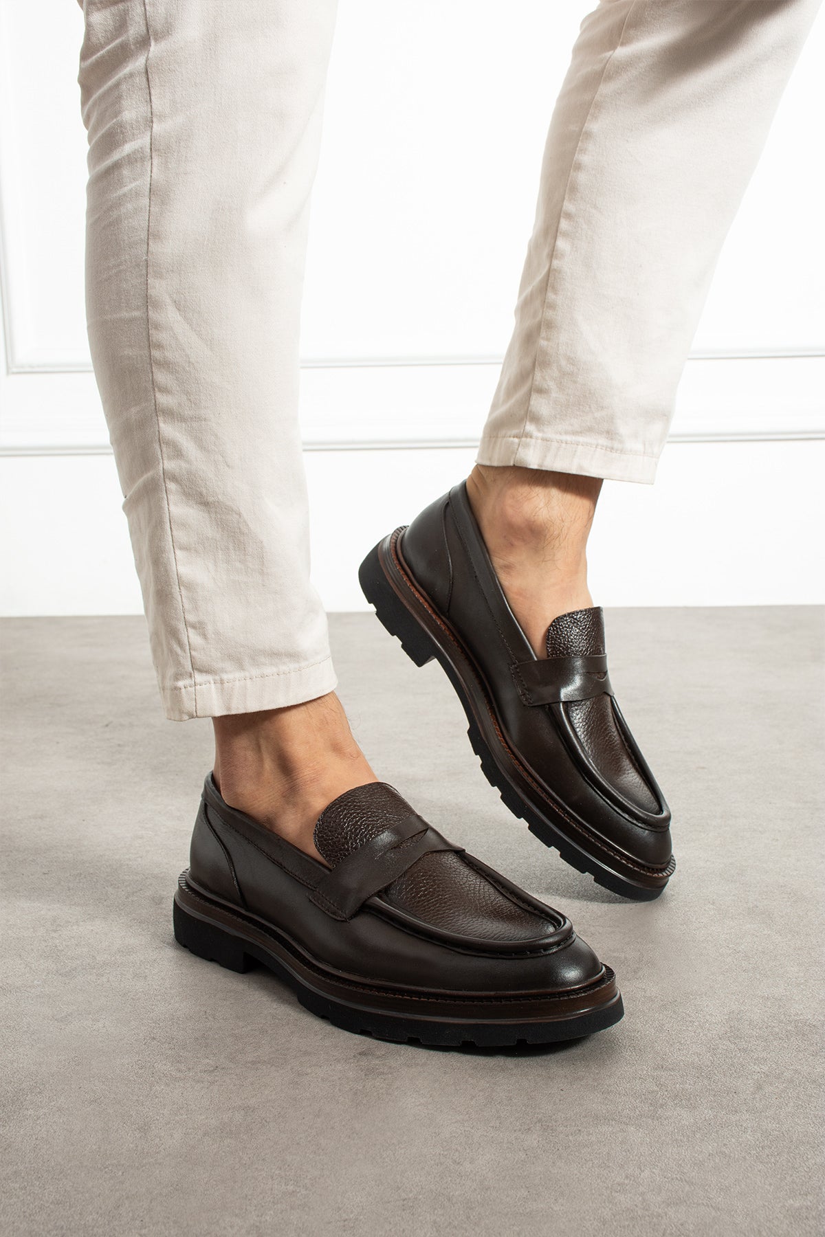 Premium Modeller – YAREL SHOES